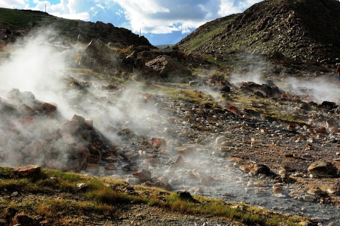 Shargaljuut Spring Bayankhongor - Escape To Mongolia
